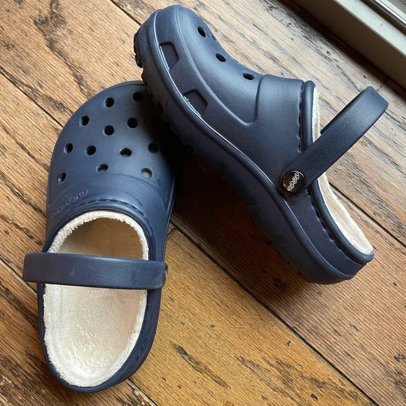 CROCS | Shoes | Navy Blue Sherpa Lined Crocs | Poshmark